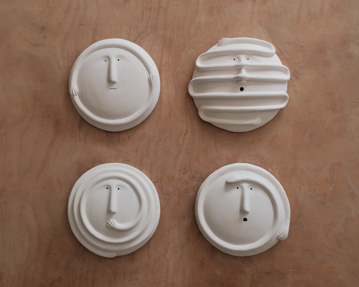 Connecting, Wandering, Protecting and Sighting Mixed Feelings: Wall ...